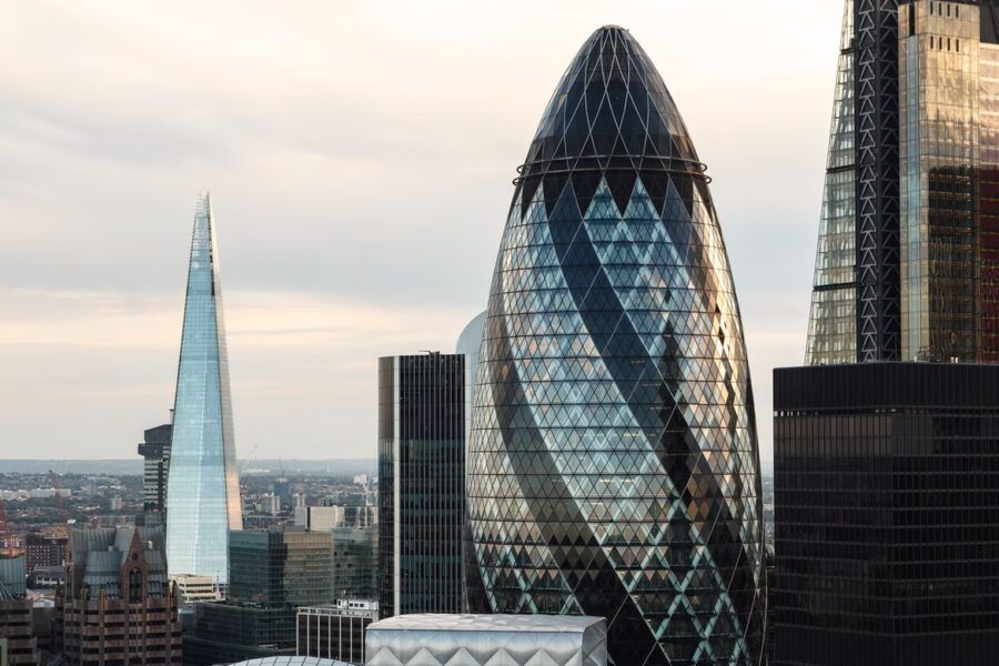 London Finance Talent is Moving to FinTech in 2025 | RecruitBlock